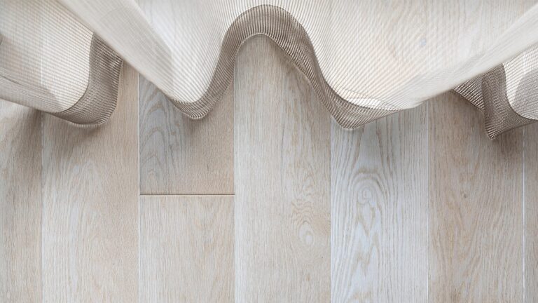 Kaip prižiūrėti medines grindis? Grindų atnaujinimas - Medžio stilius