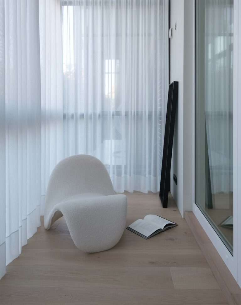 Šviesus ir subalansuotas derinys su Ivory spalva - Medžio stilius